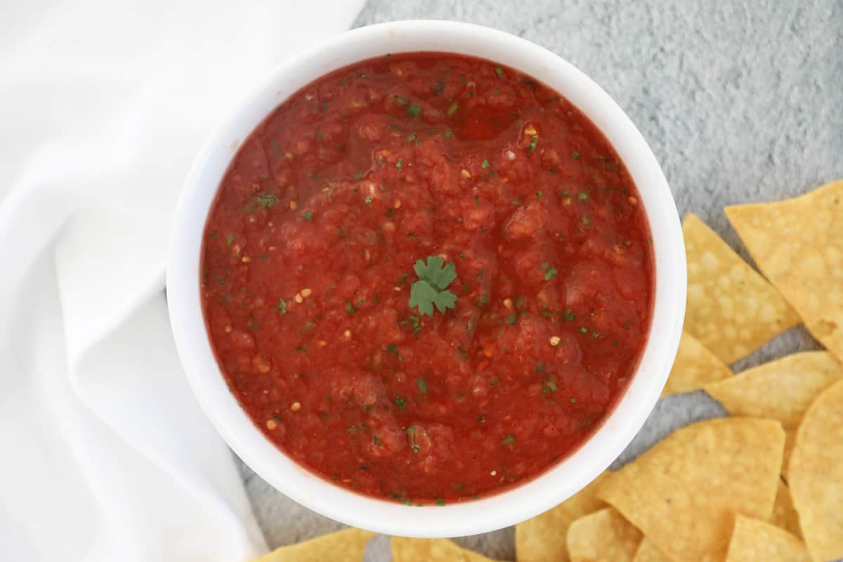 Easy Homemade Salsa - Pretty Providence