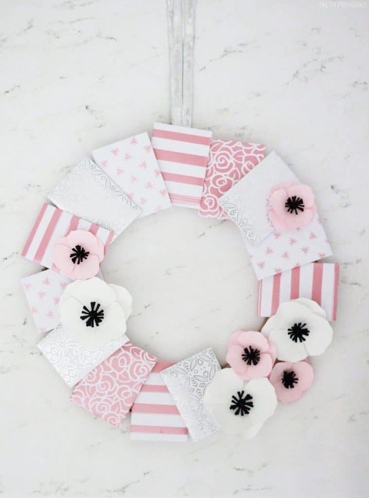 Gift Card Wreath Idea - Pretty Providence